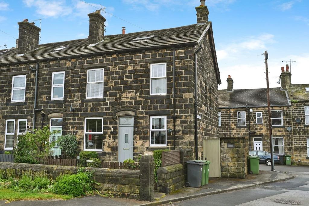 Quarry Mount, Yeadon, Leeds 2 bed terraced house - £220,000