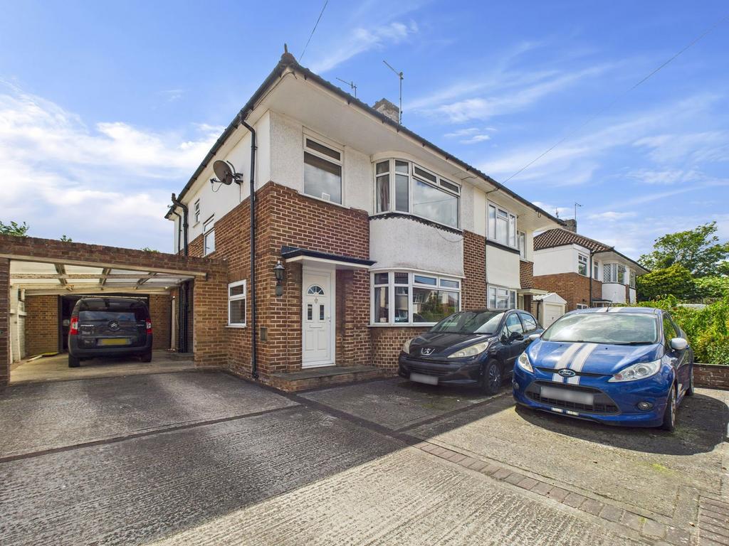 Broadwater Way, Worthing, BN14 9LP 3 bed semi-detached house - £425,000