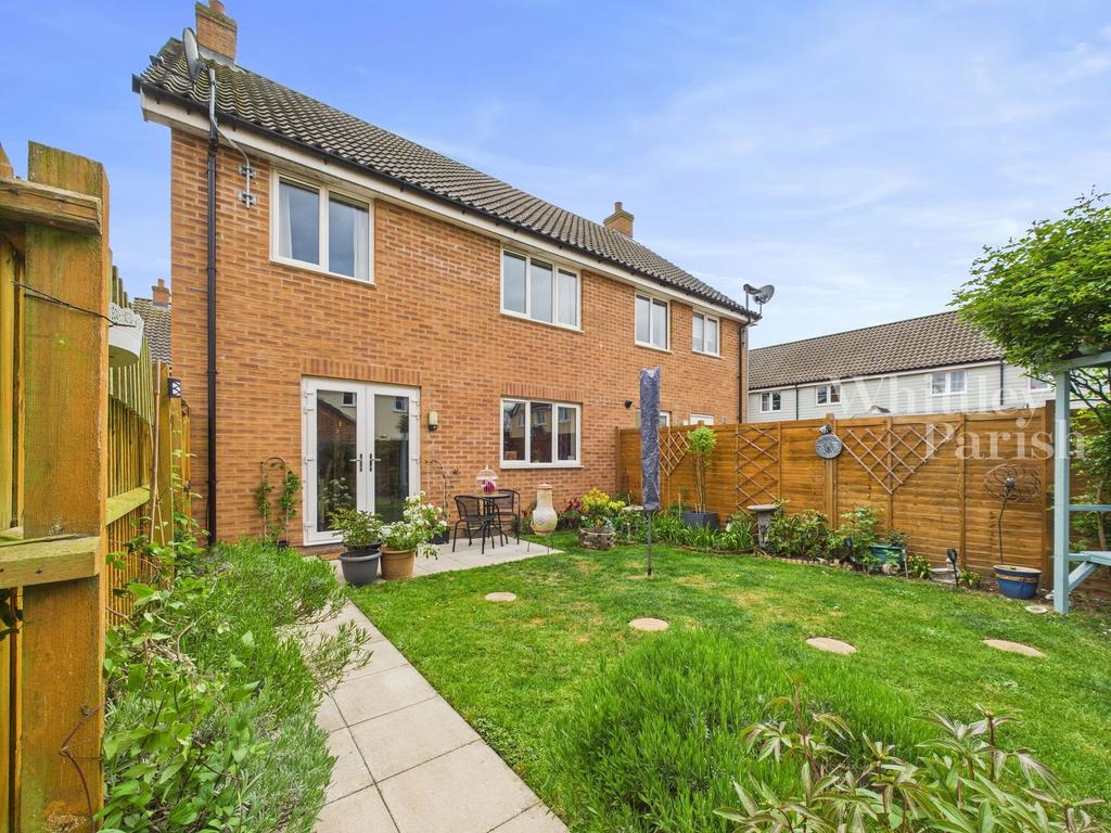 Fallow Way, Attleborough NR17 4 bed semi-detached house for sale - £155,000