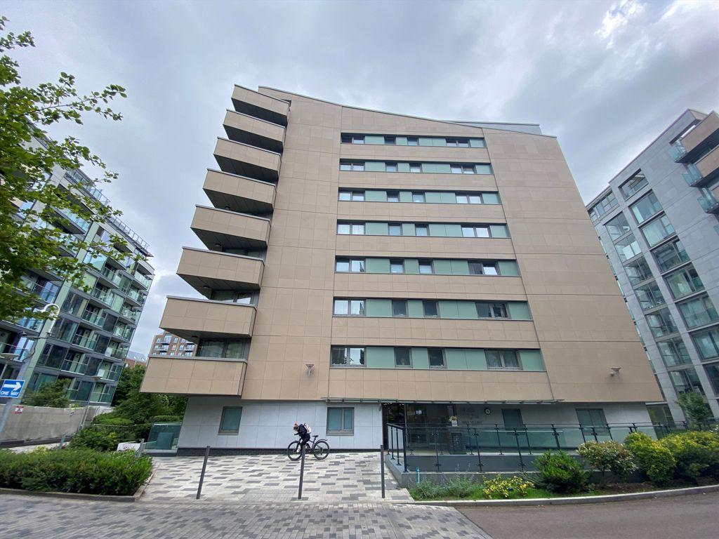 Waterside Way, London N17 2 bed flat - £2,000 pcm (£462 pw)