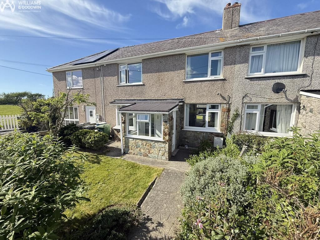 Maes Llewelyn, Aberffraw, Anglesey, LL63 3 bed terraced house - £199,950
