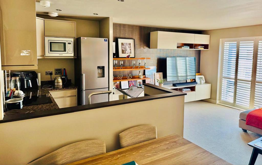 Shingly Place, London E4 2 bed apartment to rent - £2,100 pcm (£485 pw)