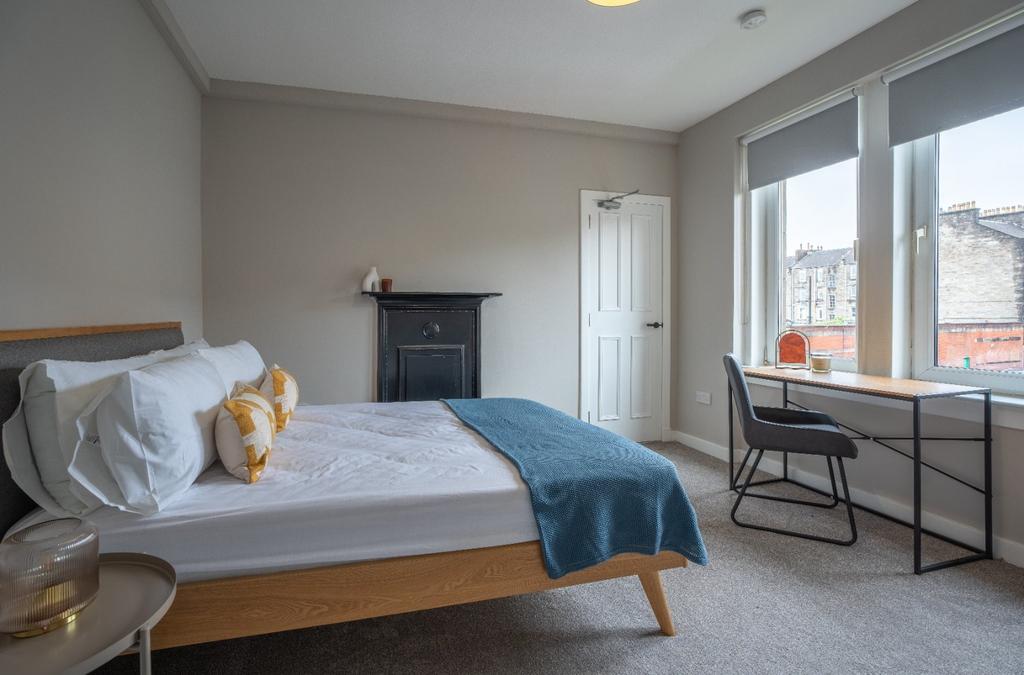 Morgan Place, Dundee DD4 3 bed flat - £1,500 pcm (£346 pw)