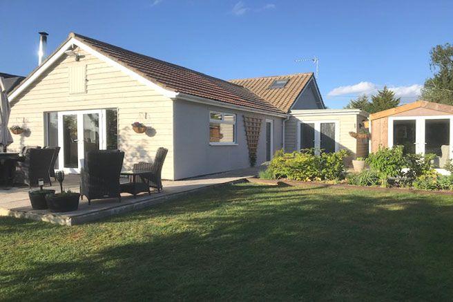 Bedfield 4 bed bungalow for sale - £475,000