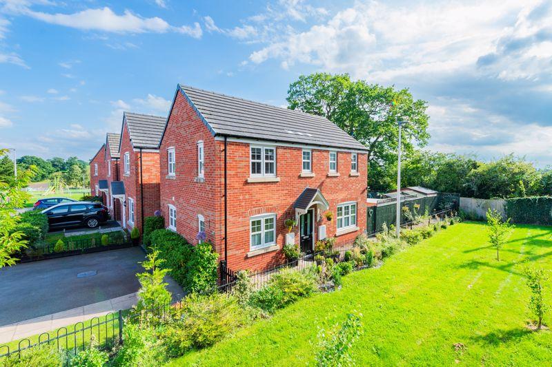 Tetchill Brook Road, Ellesmere 3 bed detached house - £298,000