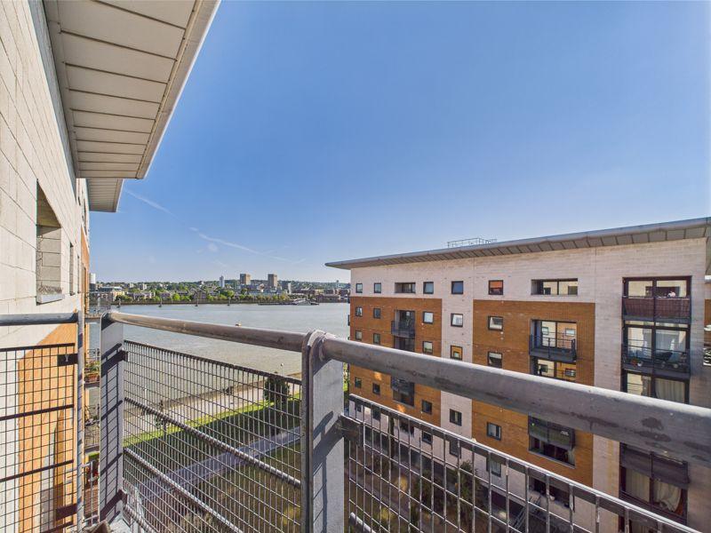 Sheerness Mews, London, E16 1 bed apartment - £1,450 pcm (£335 pw)