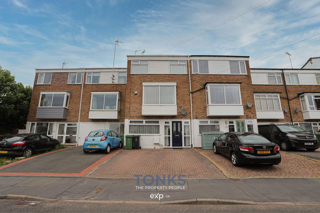Belbroughton Road, Halesowen B63 4 bed townhouse - £285,000