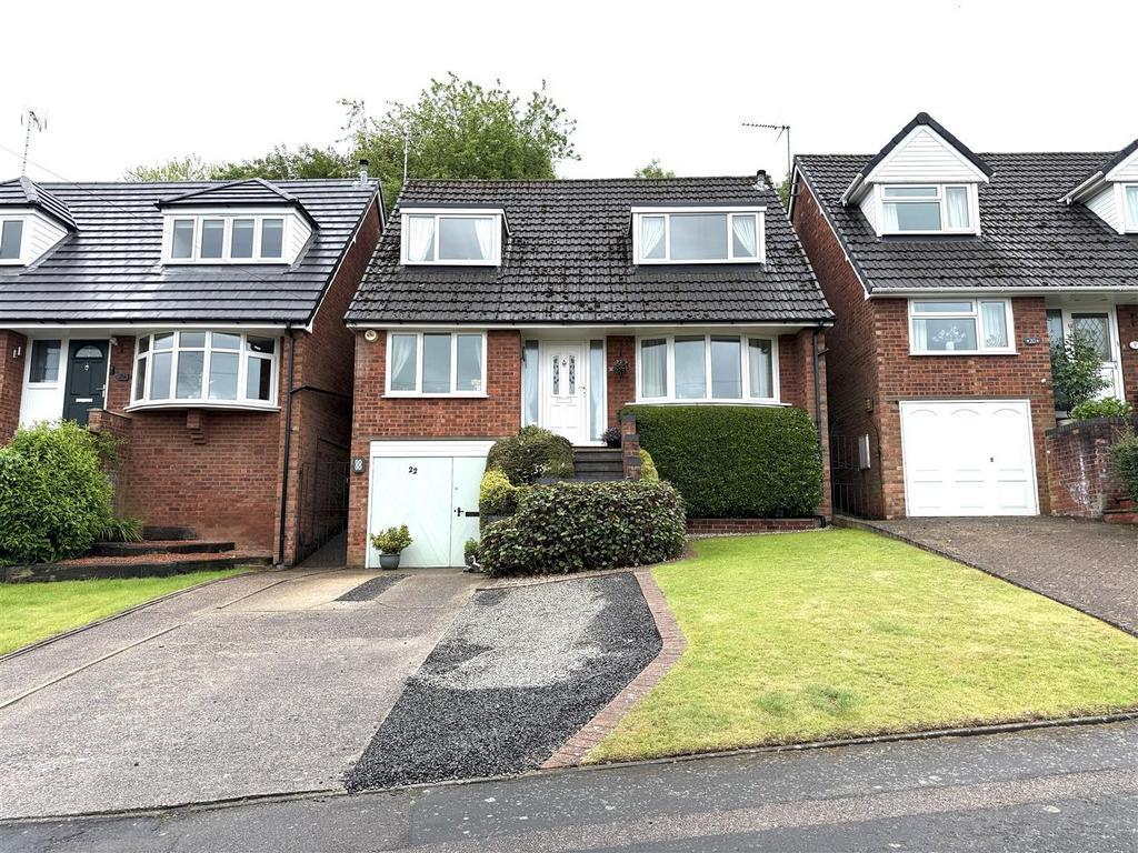 Farm Close, Etchinghill, Rugeley 3 bed detached house - £320,000