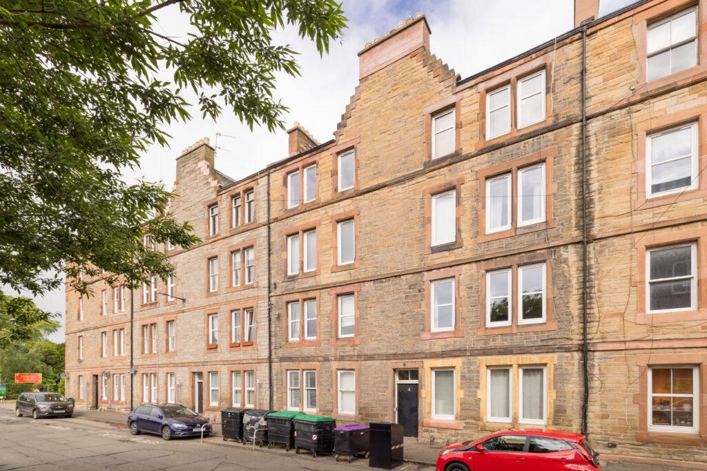 4/7 Balfour Place, Edinburgh, EH6 5DW 2 bed flat - £250,000