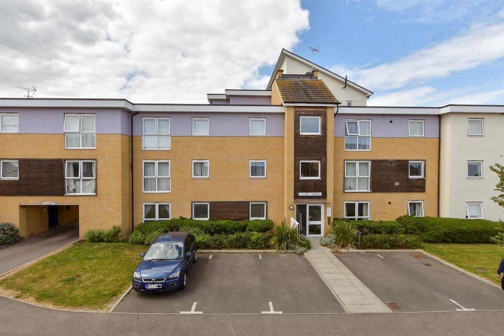 Olympia Way, Whitstable CT5 2 bed ground floor flat for sale - £139,000