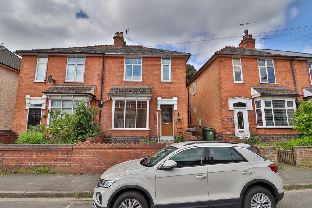 Victoria Avenue, Worcester, WR5 1ED 3 bed semi-detached house - £1,400 ...