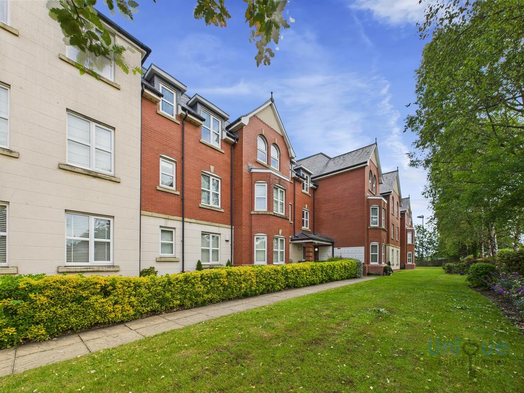 Woodlands View, Lytham St. Annes, FY8 2 bed apartment - £150,000