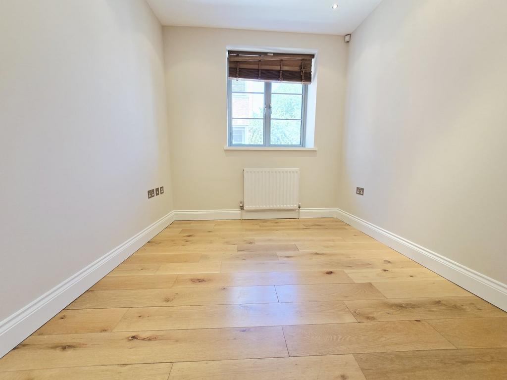 2 Ferdinand Place, Camden 3 bed flat - £3,500 pcm (£808 pw)