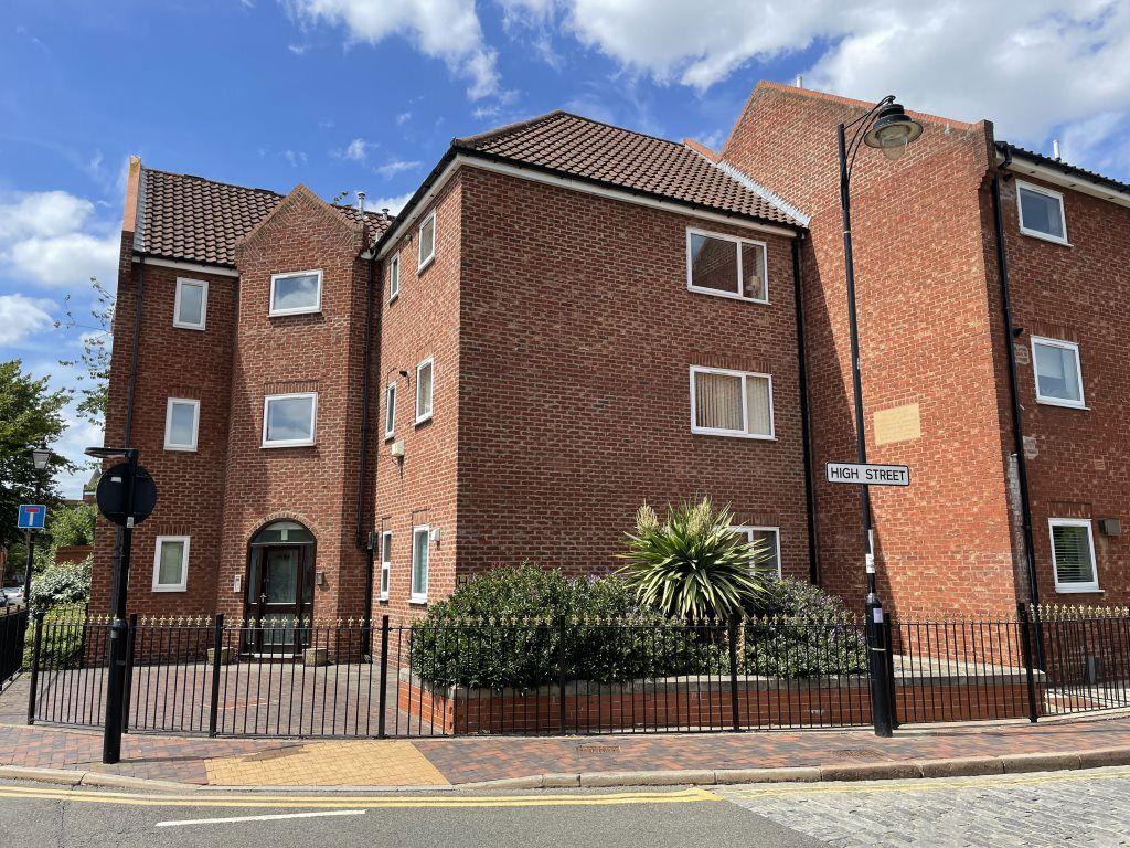 190J Lawson Court, High Street, Hull... 1 bed flat - £525 pcm (£121 pw)