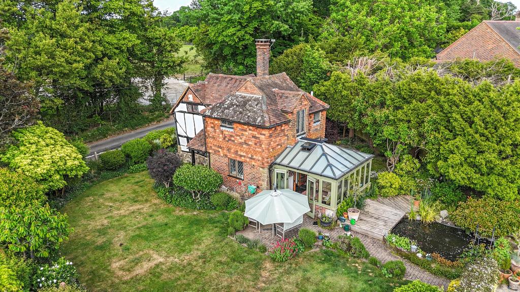 Capel Road, Rusper, RH12 3 bed detached house for sale - £735,000