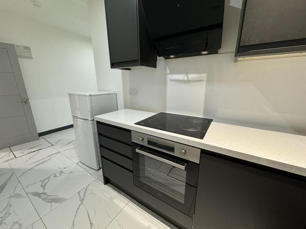 Croydon CR0 Studio - £1,100 pcm (£254 pw)