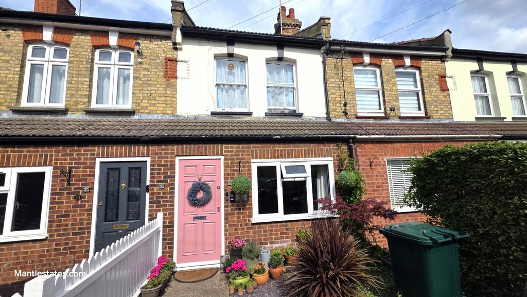 Edward Road, New Barnet EN4 3 bed terraced house for sale - £549,950