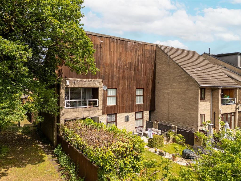 Low Gosforth Court, Gosforth, NE3 2 bed apartment for sale - £200,000
