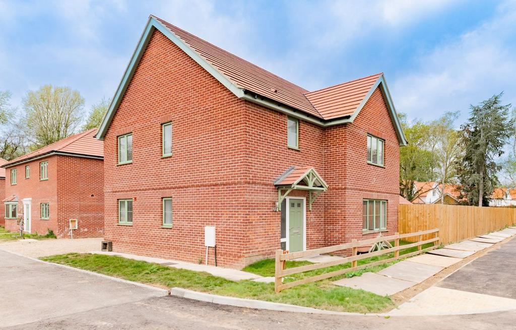 Whitebeam House, Diss IP22 4 bed detached house - £450,000