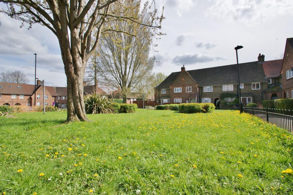 Old Oak Common Lane, London W3 9 bed flat for sale - £1,350,000