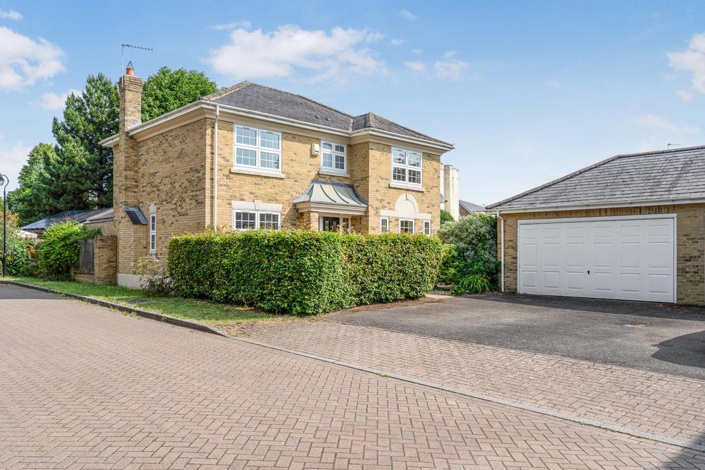 Lammas Close, Staines-upon-Thames, TW18 4 bed detached house - £775,000