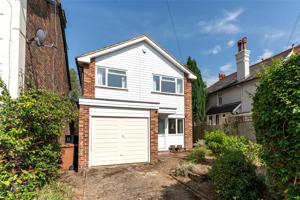 Howard Road, Reigate, Surrey, RH2 3 bed detached house for sale - £700,000