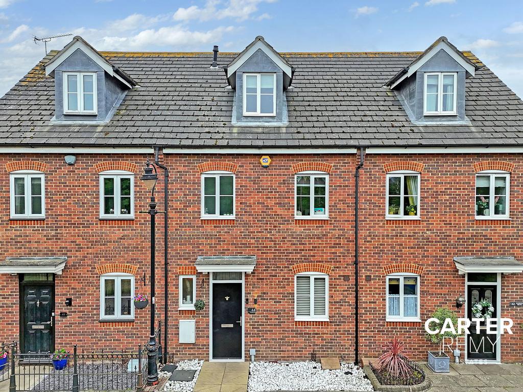 Randall Drive, Orsett, Grays, RM16 4 bed townhouse - £425,000