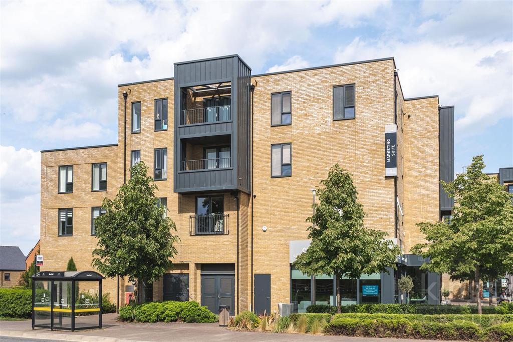North Square, Newhall, Harlow 2 bed apartment for sale - £290,000