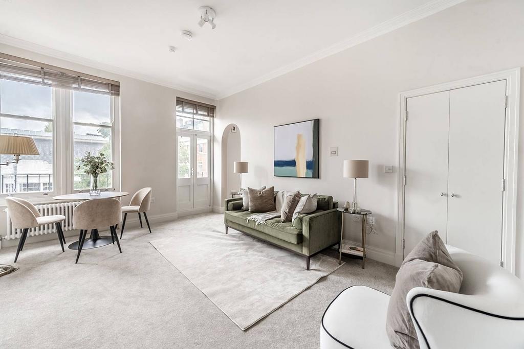 Kings Road, Kings Road, London, SW3 1 bed flat - £3,012 pcm (£695 pw)