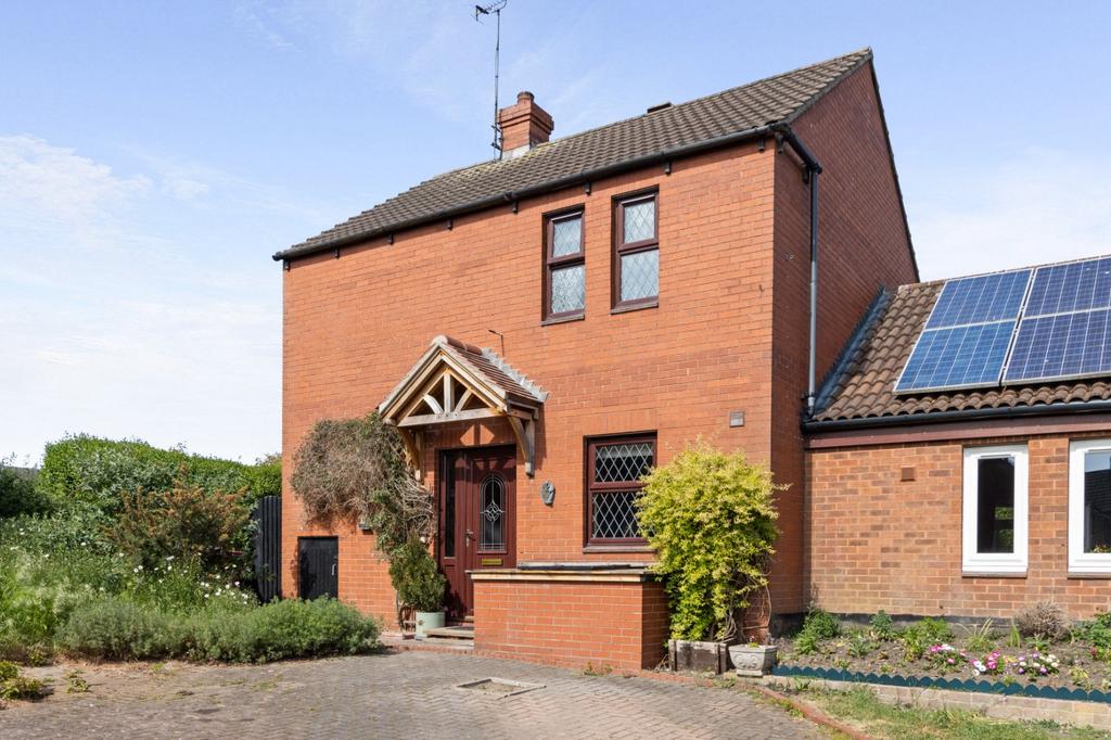 Bakers Close, Barnetby, DN38 3 bed semi-detached house - £120,000
