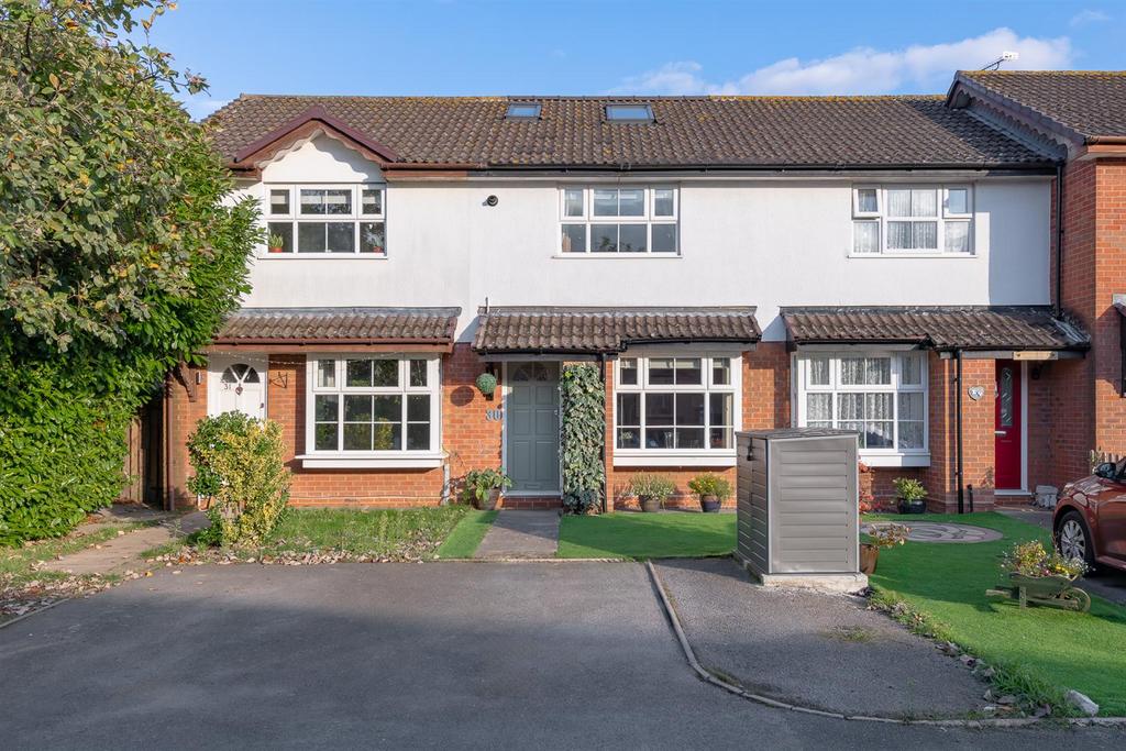 Viner Close, Walton-On-Thames 3 bed house - £524,300