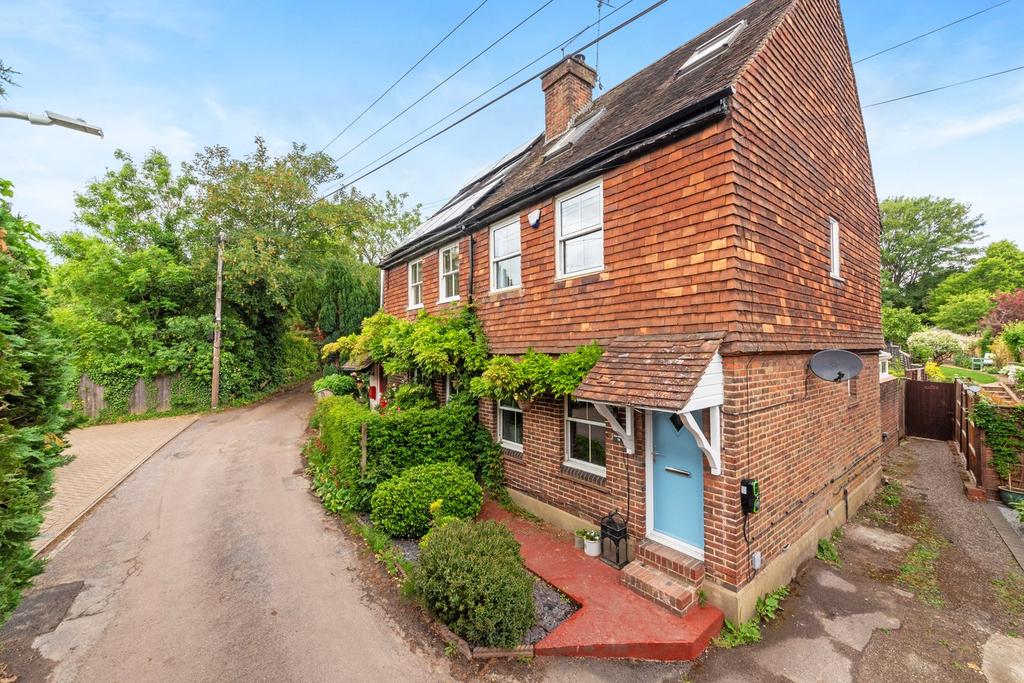 Pounsley Road, Dunton Green... 3 bed character property for sale - £595,000