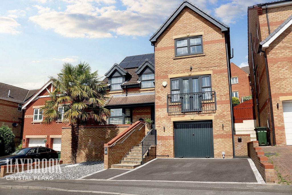 Haigh Moor Way, Swallownest 5 bed detached house - £550,000