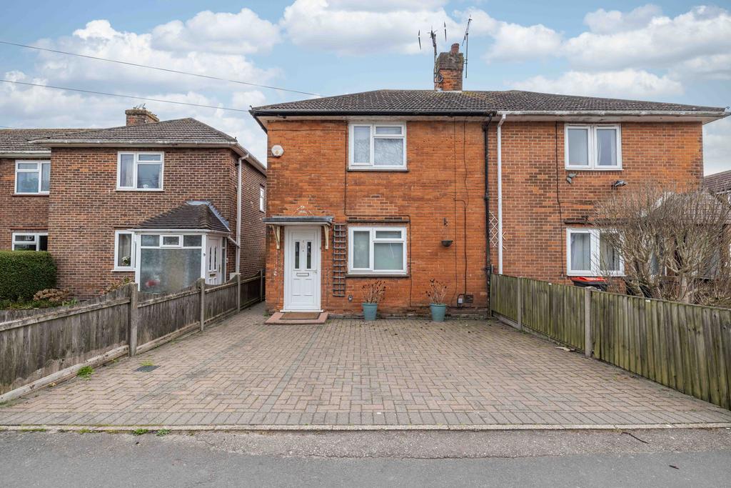Forty Acres Road, Canterbury, Kent, CT2 3 bed semi-detached house for ...