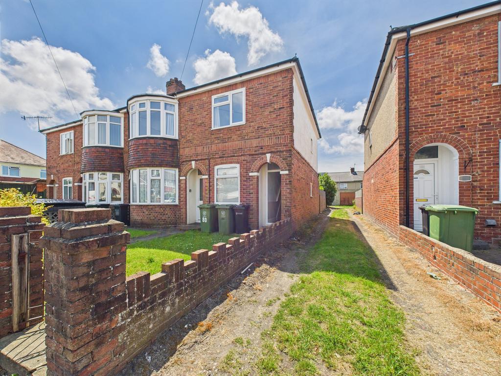 Beaconsfield Avenue, Portsmouth PO6 2 bed flat to rent - £1,300 pcm (£ ...