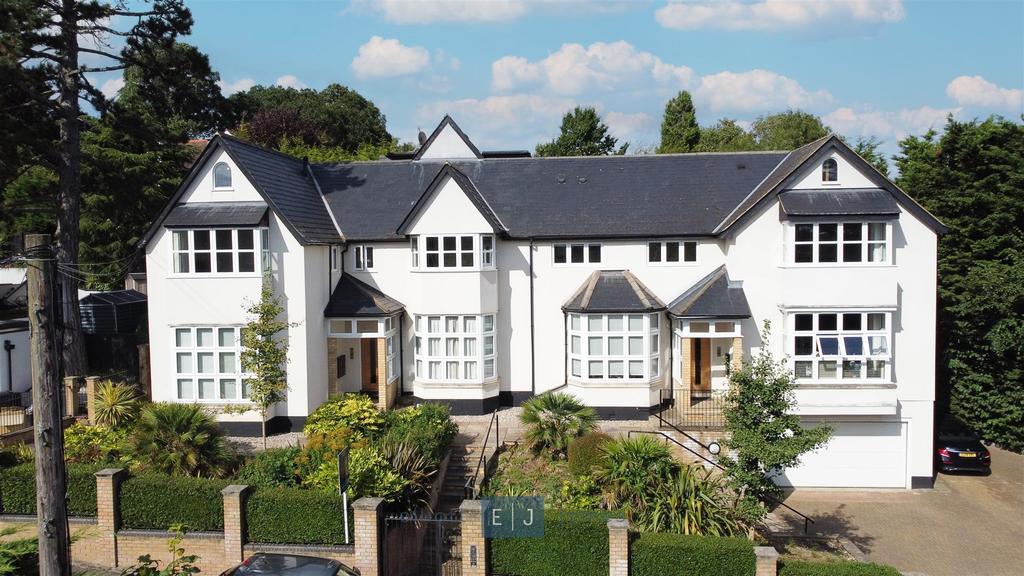 7, Albion Hill, Loughton IG10 2 bed apartment for sale - £550,000