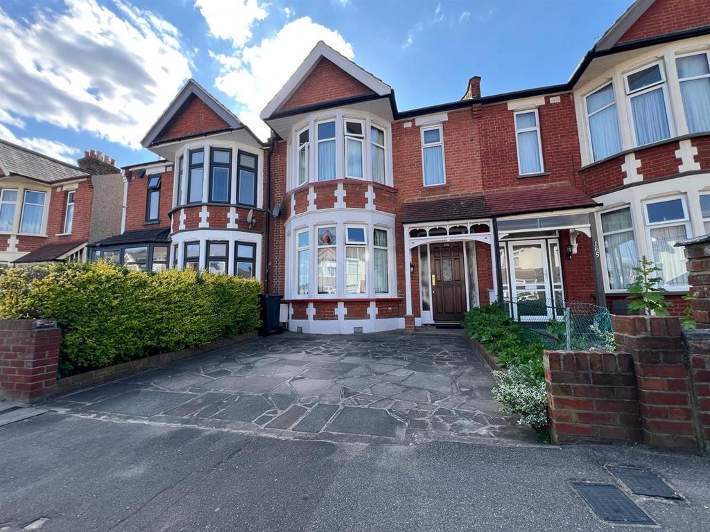 Cambridge Road, Seven Kings 3 bed house - £525,000