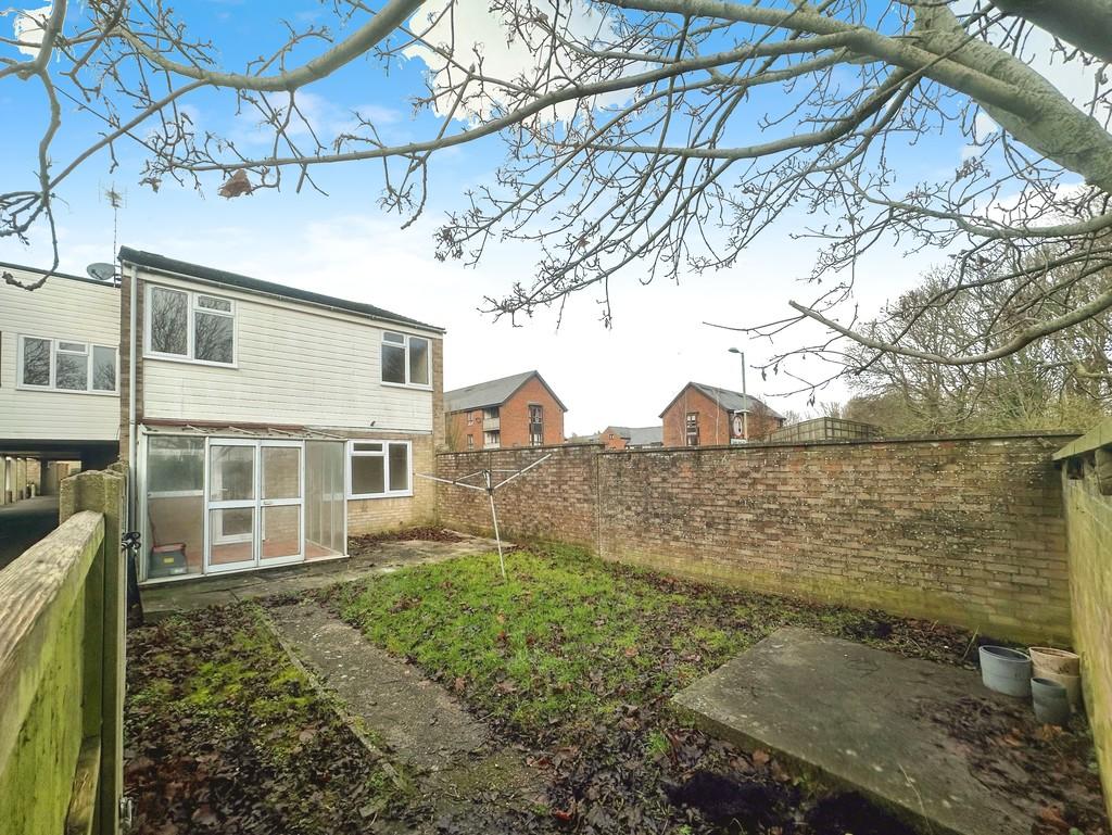 Coleman Close, Basingstoke RG21 4 bed end of terrace house - £1,500 pcm ...