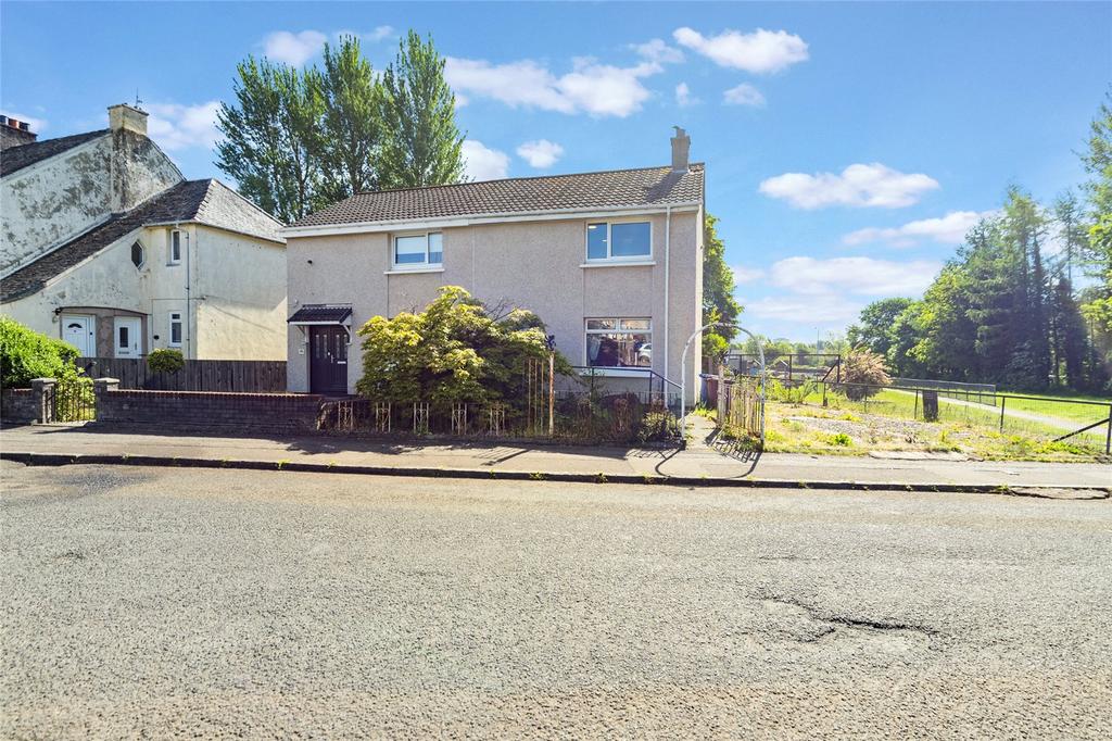 12 Freelands Road, Old Kilpatrick... 2 bed semi-detached house - £109,000
