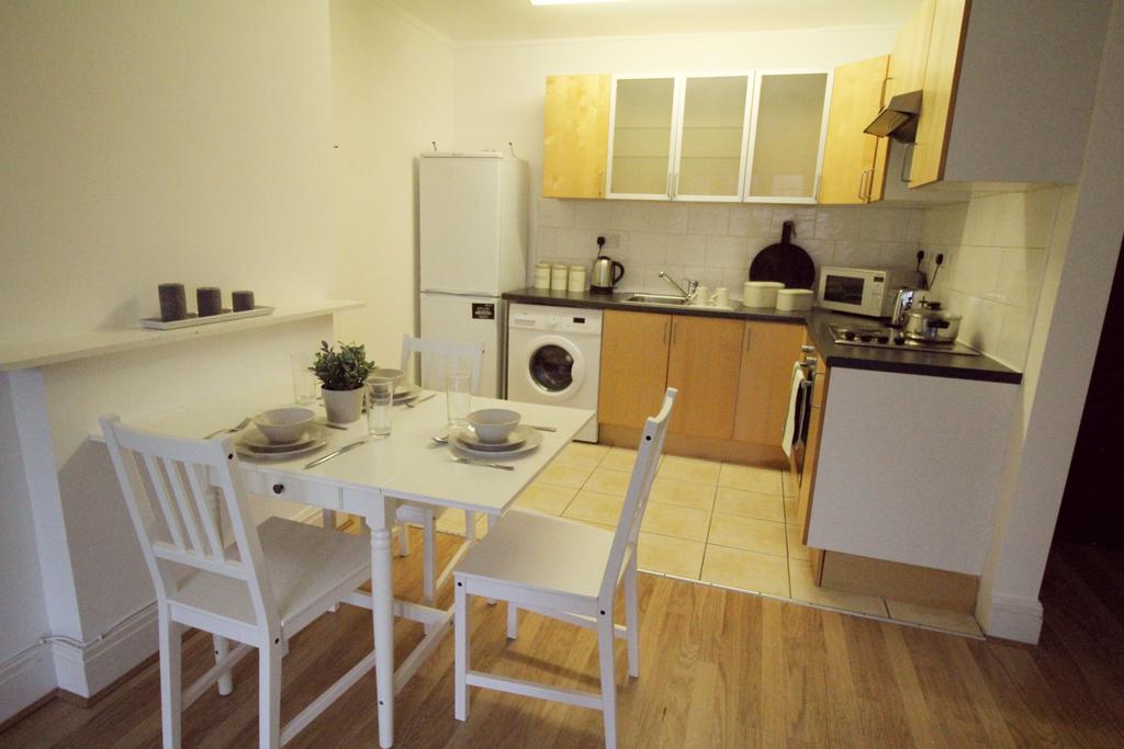 Flat 2, 117 Otley Road, LS6 3PX 3 bed flat to rent - £1,616 pcm (£373 pw)