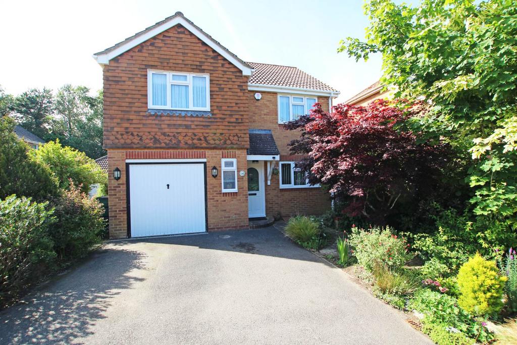 Wheelwright Close, Eastbourne, BN22 0XG 4 bed detached house - £375,000