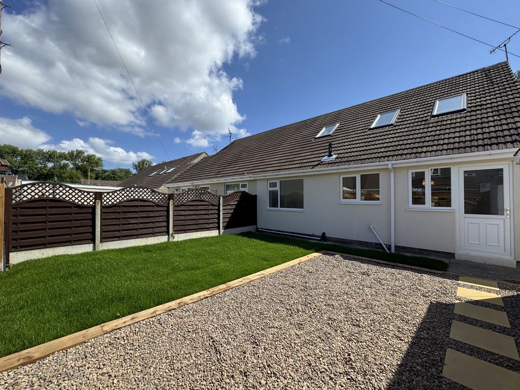 Acacia Grove, Hebburn, Tyne and Wear... 4 bed semi-detached bungalow ...