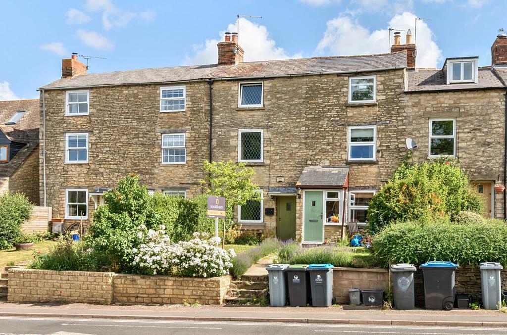 Oxford Hill, Witney, Oxfordshire 2 bed terraced house for sale - £340,000