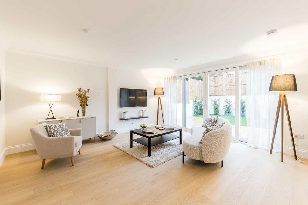 Blenheim Close, Raynes Park SW20 3 bed semi-detached house for sale - £ ...