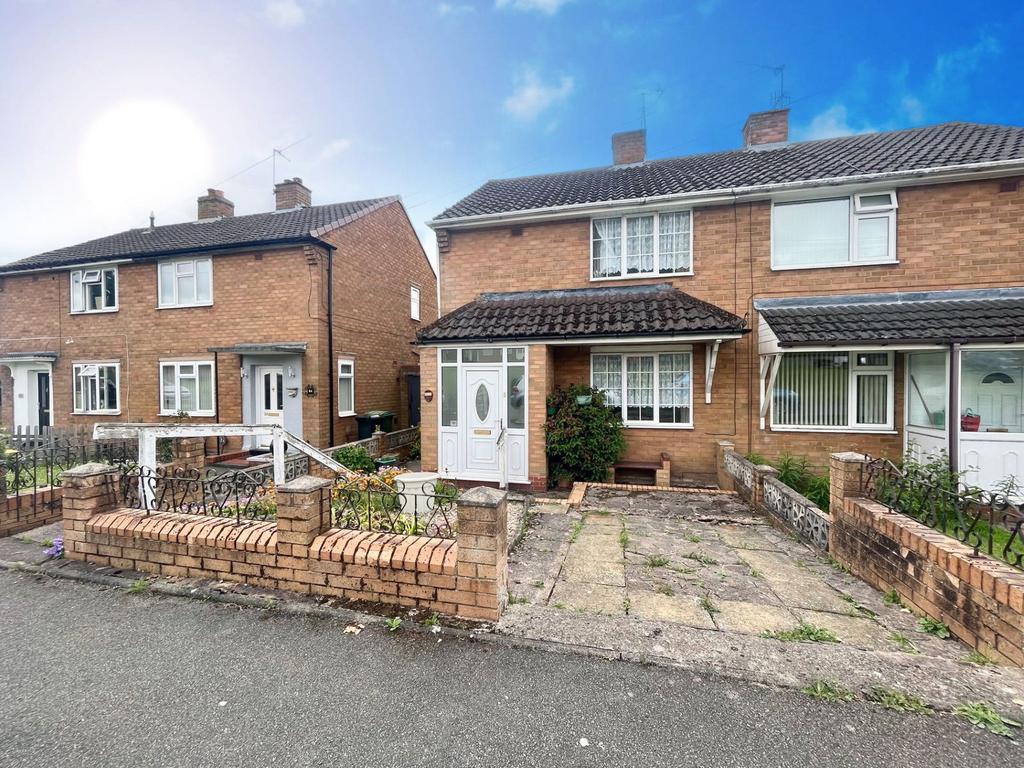 Consort Crescent, Brierley Hill DY5 2 bed semi-detached house for sale ...