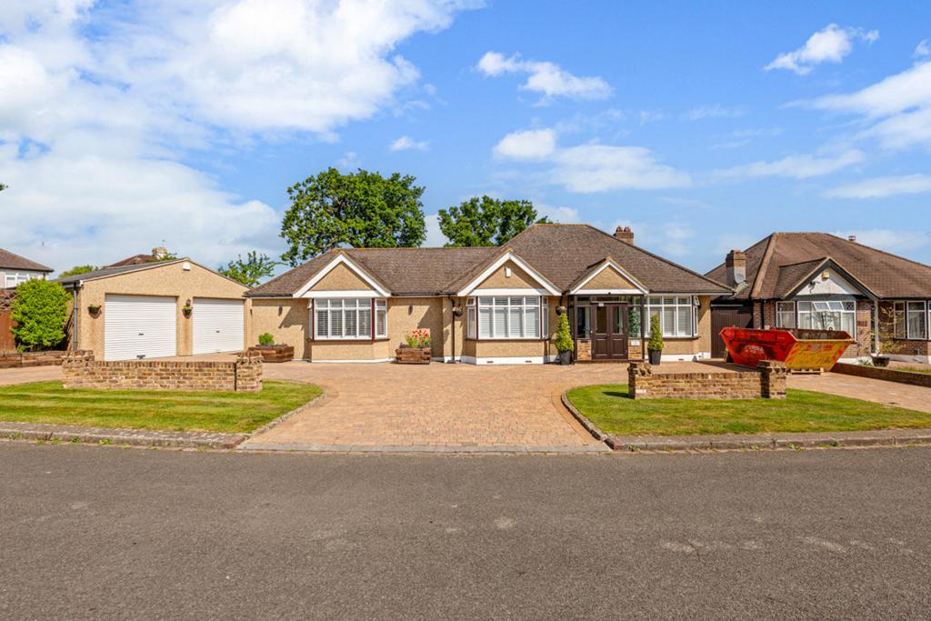 Tower View, Croydon, CR0 3 bed detached bungalow for sale - £750,000