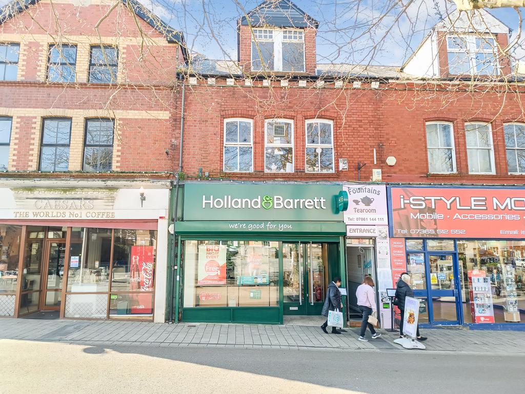 132 Holton Road, Wales, CF63 4HH Retail property (high street) - £160,000