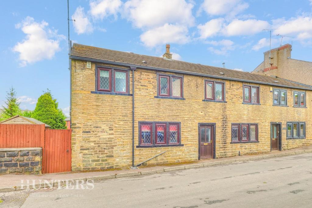 Whitegate, Dearnley, OL15 8PU 3 bed semi-detached house for sale - £275,000
