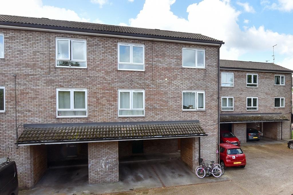 Olley Close, Wallington SM6 2 bed maisonette for sale - £231,500