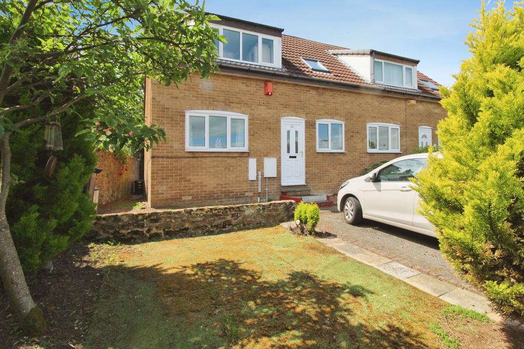 John Wesley Court, Prudhoe NE42 3 bed semi-detached house - £140,000